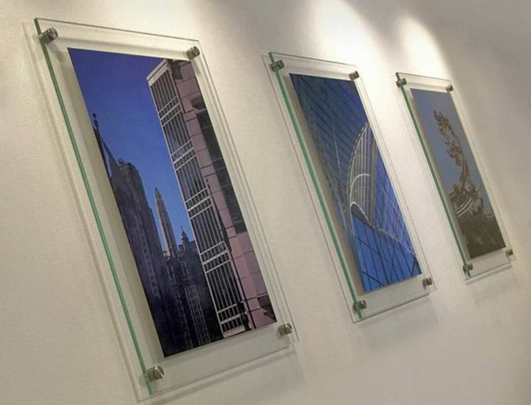 Double glass / acrylic with metal nuts – PRO ART & FRAME